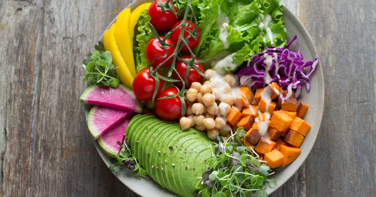 Anti-Inflammatory Diet: Food List, Meal Plan & Benefits (2026)